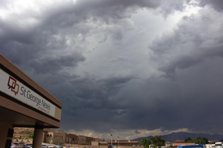 Weather outlook forecasts threats of heavy rain and flash flooding ...