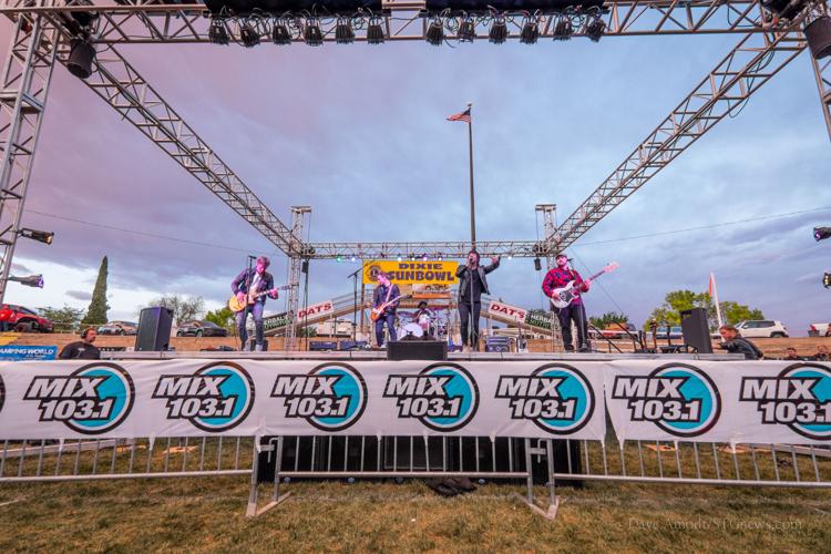 Hey there, Plain White T’s: Fans fill Sunbowl, rock to ‘Rhythm of Love ...