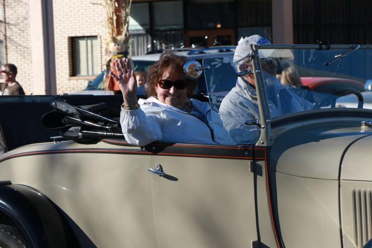 Hundreds of sheep parade down Cedar’s Main Street during livestock ...