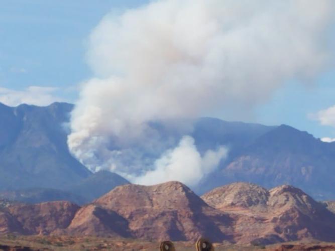Wildfire on Pine Valley Mountain burning near Oak Grove Campground ...