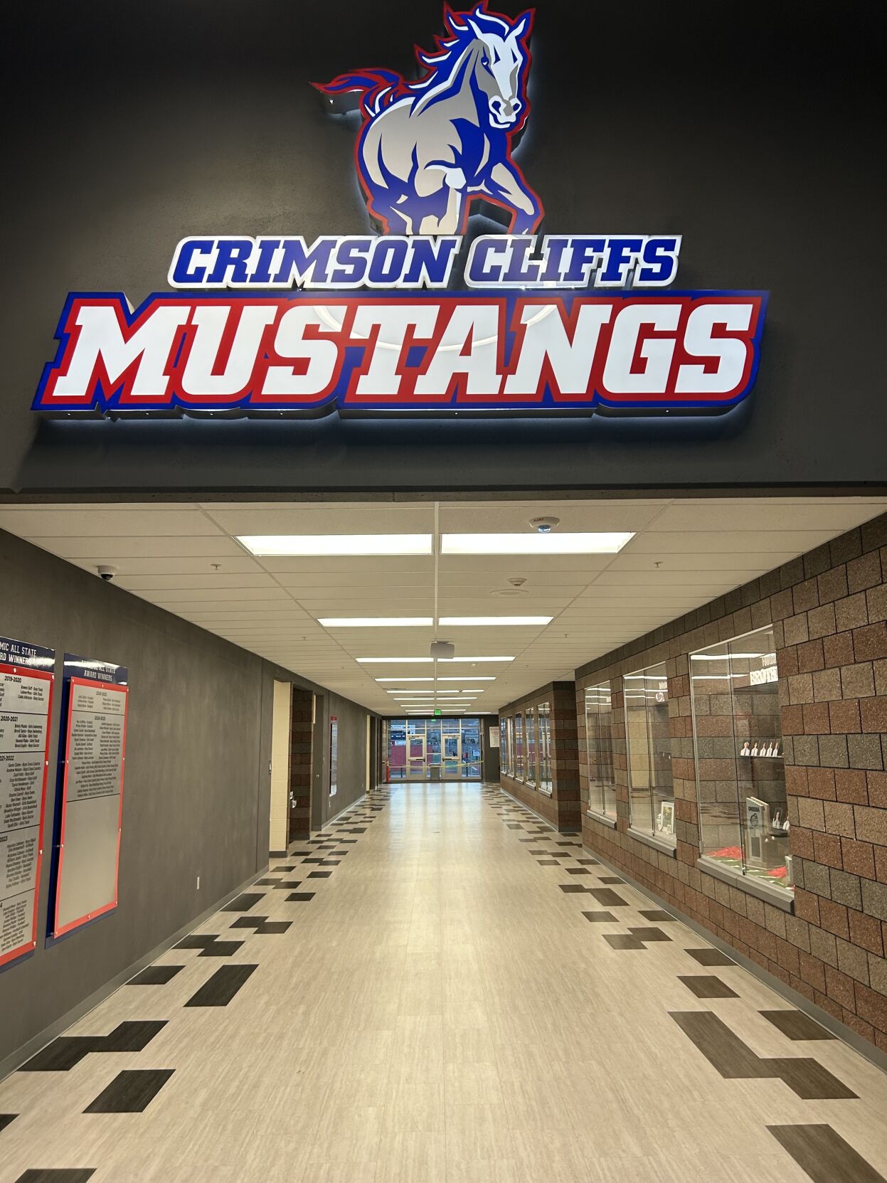 UPDATED: Bomb threat leads to evacuation at Crimson Cliffs High School ...