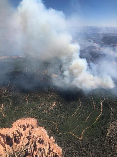 Wildfire near Bryce Canyon spreads southwest, prompts evacuation ...