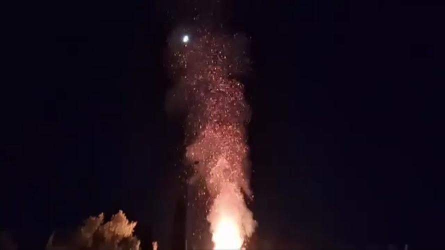 Quick-spreading palm tree fire sends sparks, flames skyward in St ...