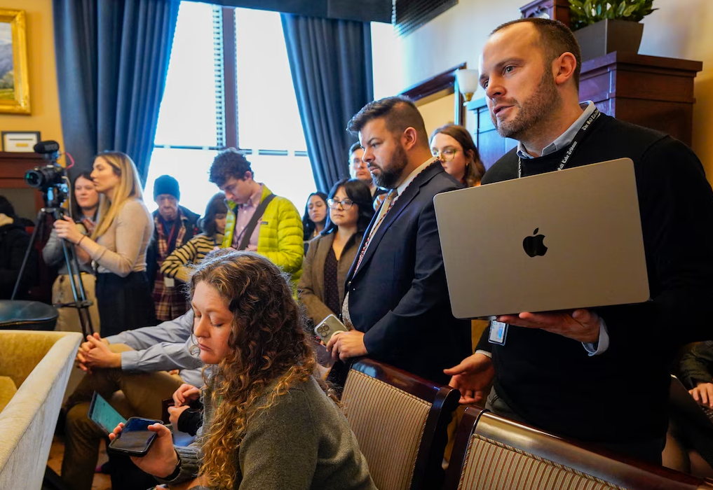 Tell your state senator government transparency matters before it’s too ...