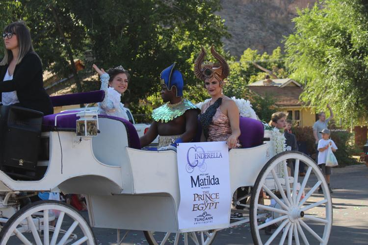 Photo gallery: Crowds gather for Hurricane Peach Days parade | Explore ...