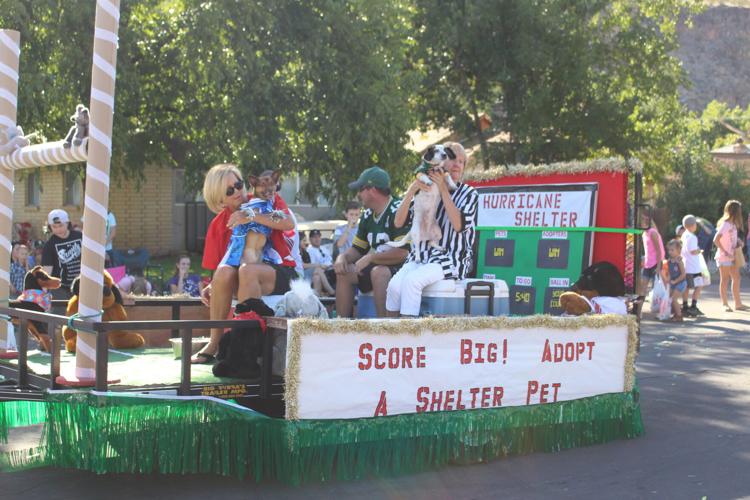 Photo gallery: Crowds gather for Hurricane Peach Days parade | Explore ...