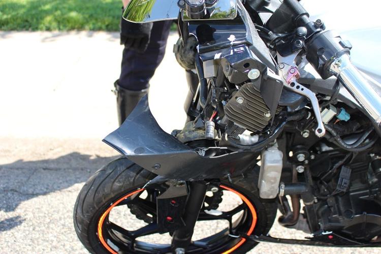 Driver ‘never saw the motorcycle’; rider injured, bike totaled | Local ...