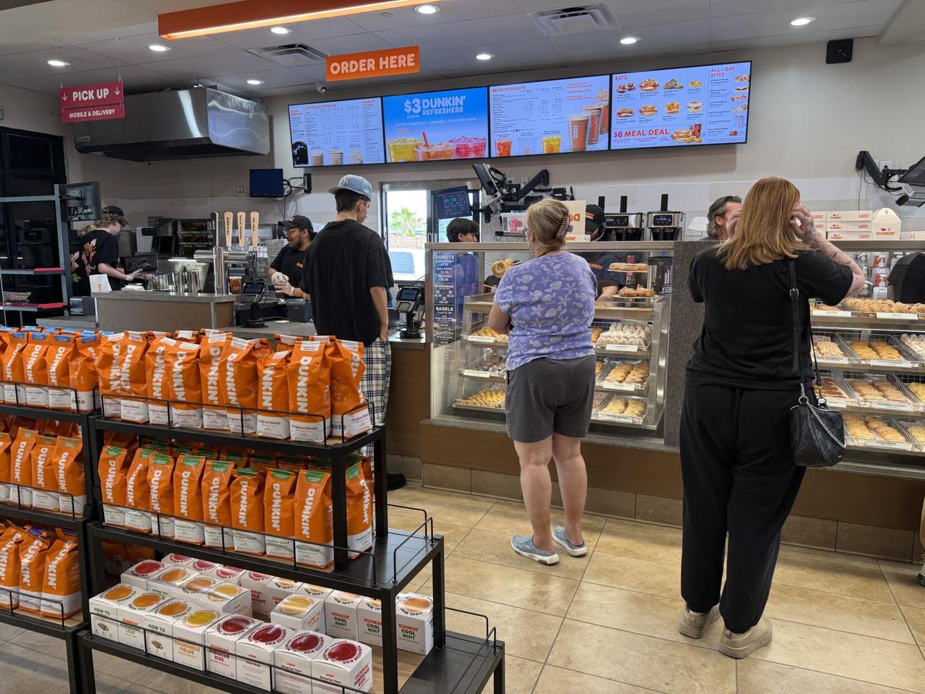Double-dipping: Dunkin’ Donuts and Baskin-Robbins brew up buzz in St ...
