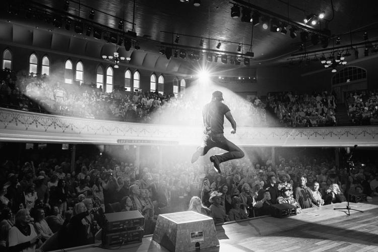 Country star Chris Janson brings ‘Good Vibes’ to the 163rd Washington ...