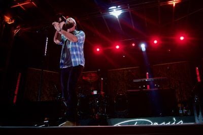 Jordan Davis receives thunderous acclaim after concert rain delay ...