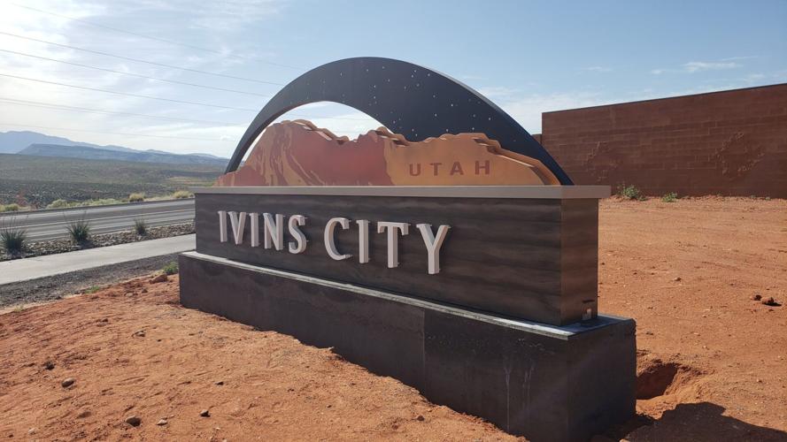 Ivins City puts on a show with new welcome signs | Local News ...