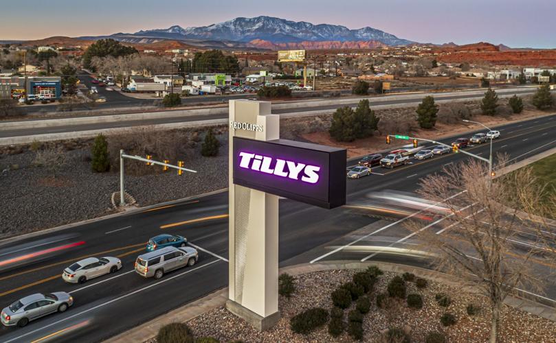 Red Cliffs celebrates grand opening of The Terrace with country concert ...