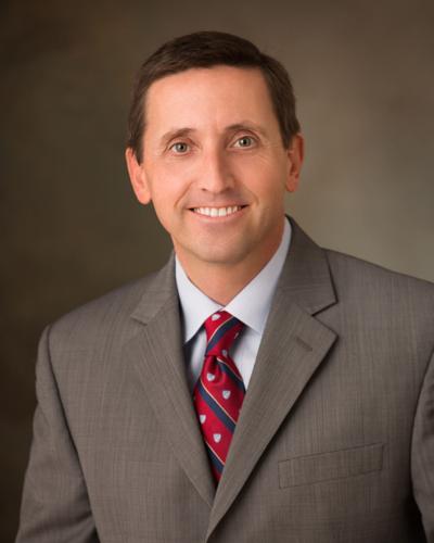 All in the family: Yesco execs lead world sign association convention ...