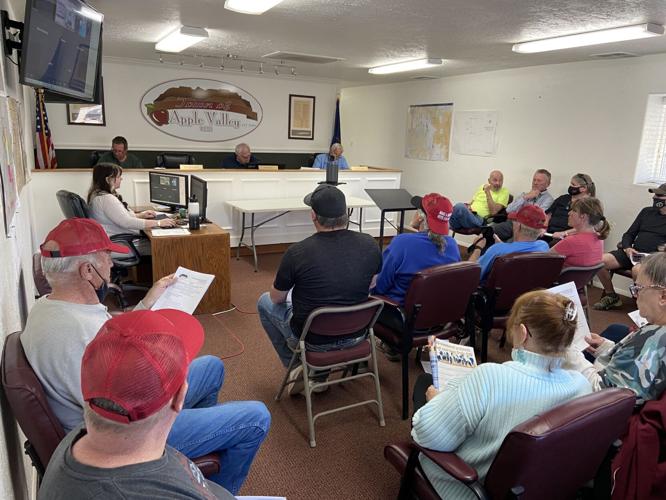 After divided vote, Apple Valley Town Council appoints new mayor ...