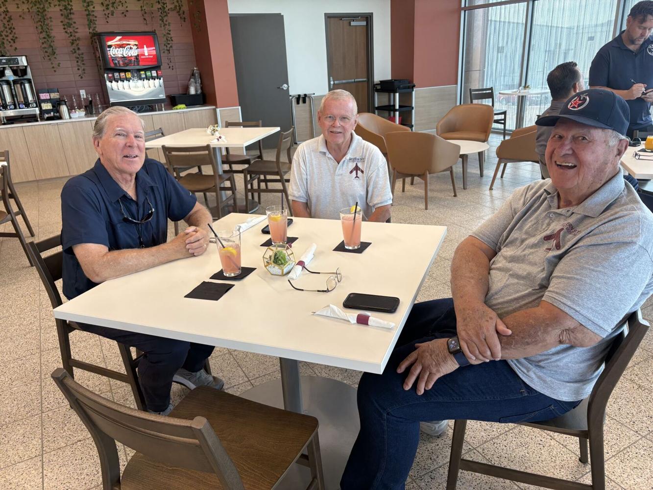 Cafe near St. George Regional Airport invites diners to watch liftoffs ...