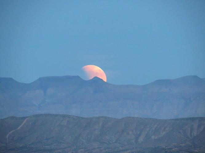 Rare supermoon total lunar eclipse viewable in Southern Utah | Local ...