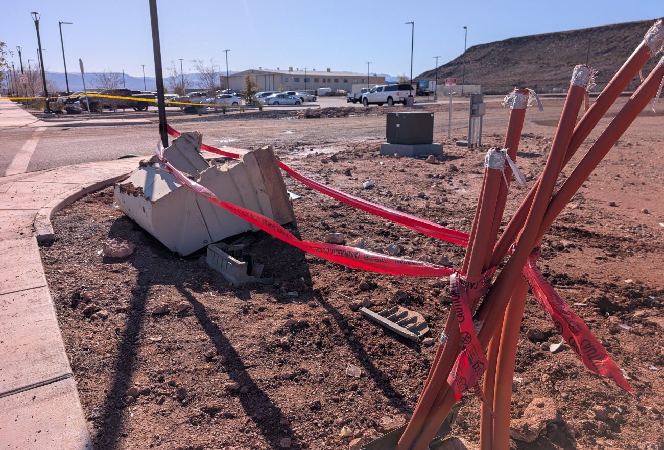 Bystanders rush to aid older man after SUV crash on Tech Ridge Drive in ...