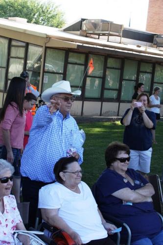 After 12 years as Hurricane’s mayor, Hirschi ‘hits the road ...