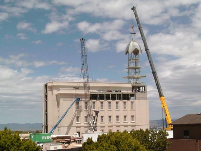 Here comes the steeple: LDS temple gets new top | Life | stgeorgeutah.com