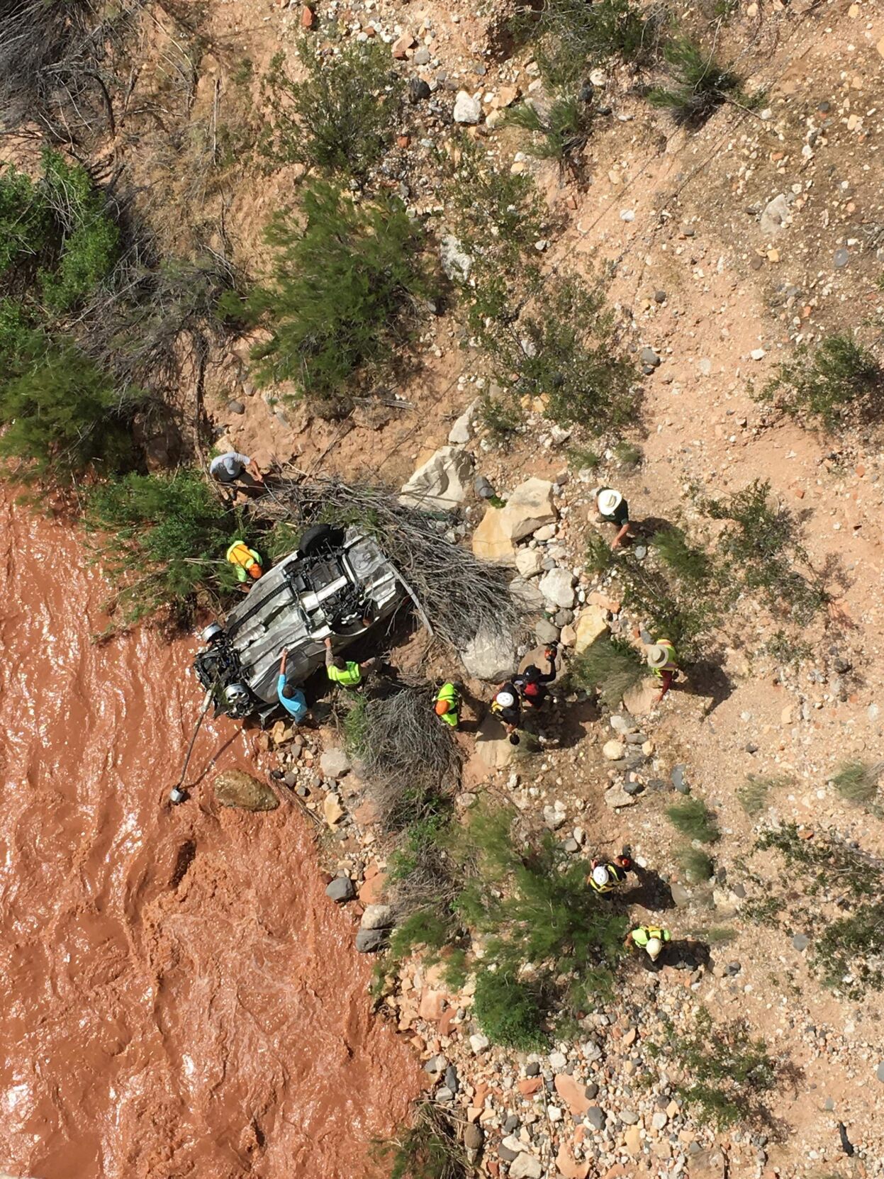 Car plunges 200 feet off bridge in the Gorge, driver missing | Local ...