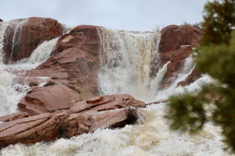Live-streaming: Waterfalls gush down at Gunlock State Park with no sign ...