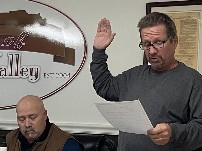 ‘Bring Apple Valley forward’: New mayor, council members take oath of ...
