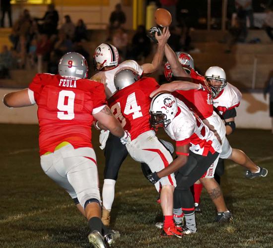 Zion QB Misi Tupe nearly perfect as Lions clobber visiting Davis Vipers ...