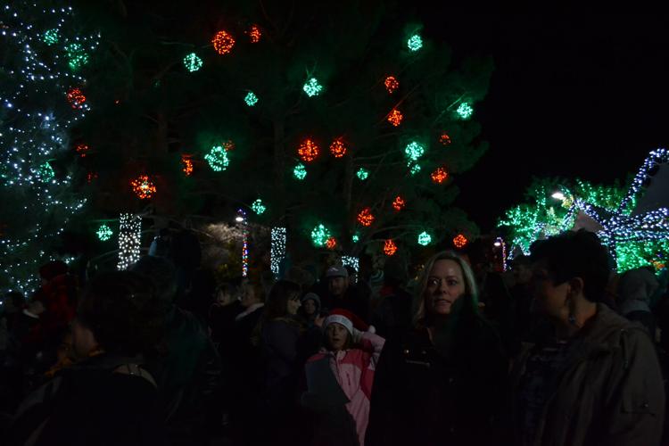Town square lighting sparkles with good cheer, Christmas spirit | News ...