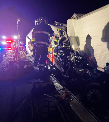 I 15 Pileup Involving Multiple Vehicles 3 Semis Shuts Down Southbound
