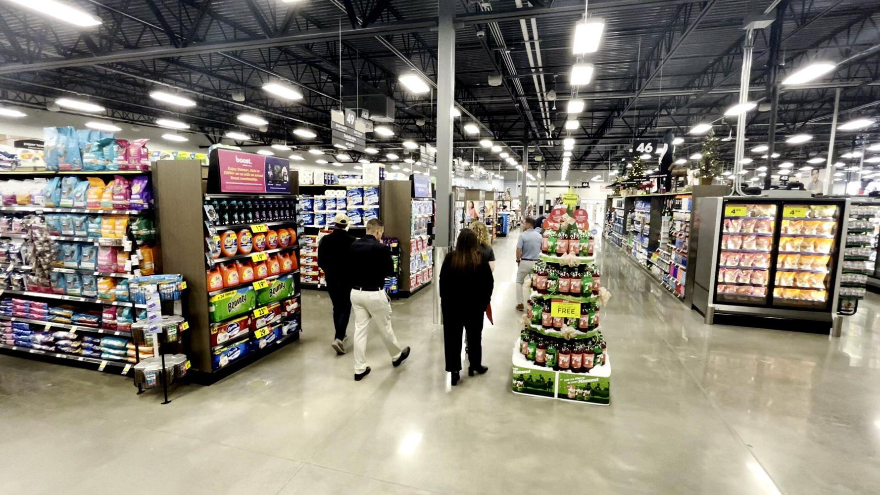 'Happy to be here': Smith's Marketplace opens in St. George's SunRiver ...