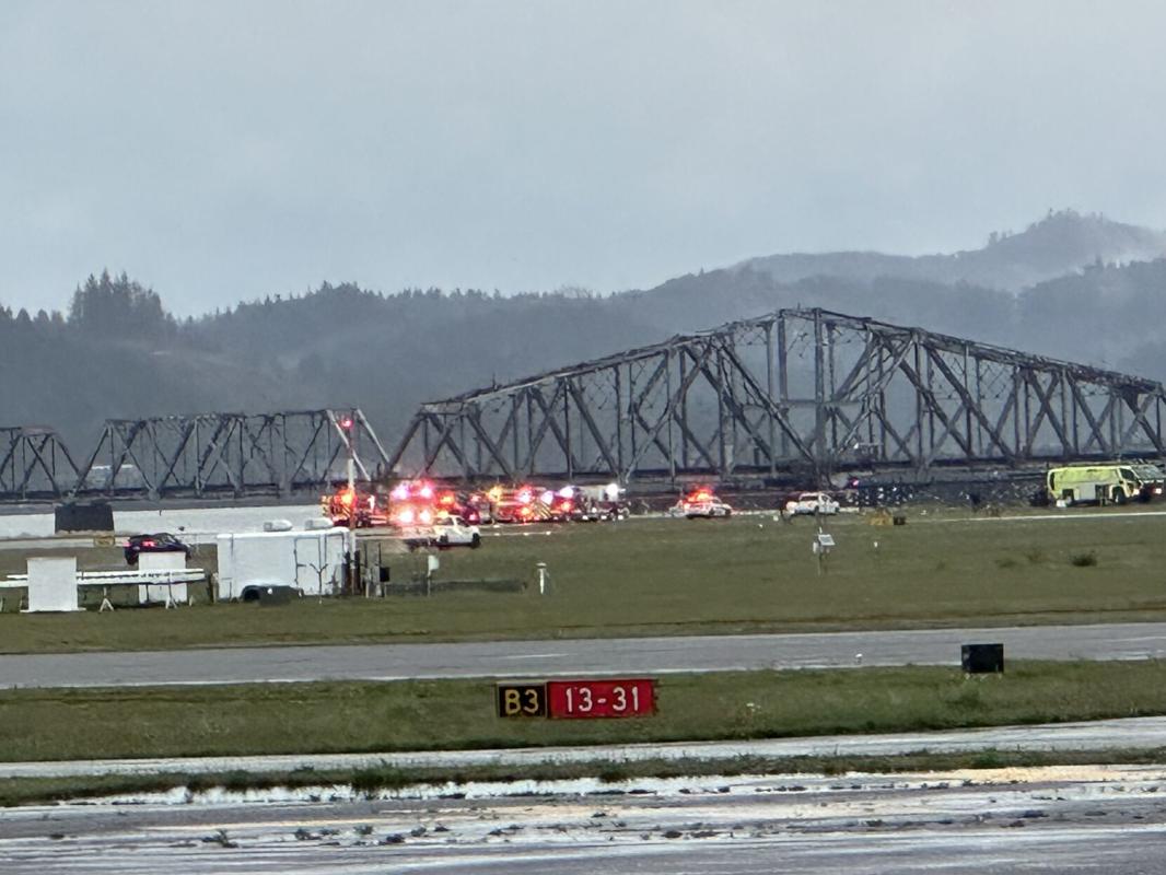 Flight from St. George skids off runway at Oregon airport and splashes ...