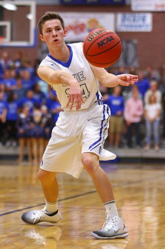 Boys basketball: Hot hoops action at Burns Arena in Walker Classic ...