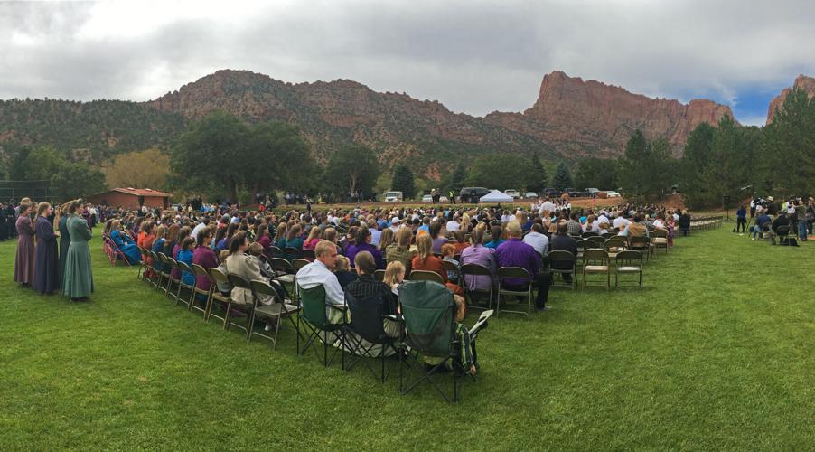 After the rain: Hundreds gather in remembrance of Hildale flood victims ...