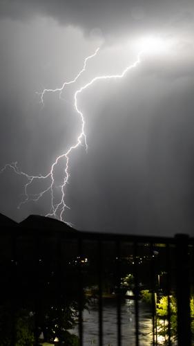 Photo gallery: Glimpses of lightning, rain and sporadic hail from storm ...