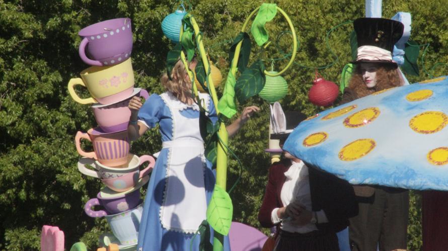 Washington County Fair parade celebrates with floats, beauty queens and ...