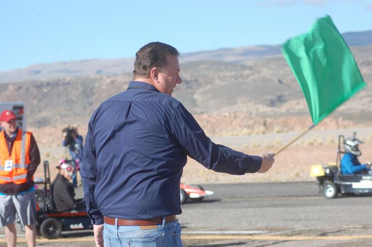 For fun and funds: SkyWest Mini Indy racers soar around ‘Ridgetop ...