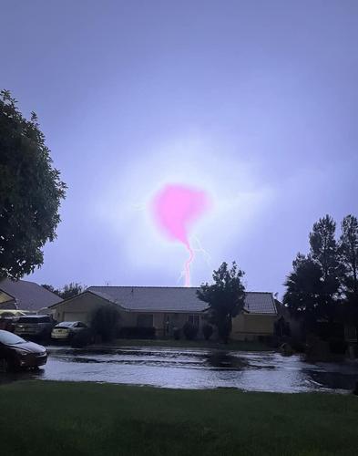 Photo gallery: Glimpses of lightning, rain and sporadic hail from storm ...
