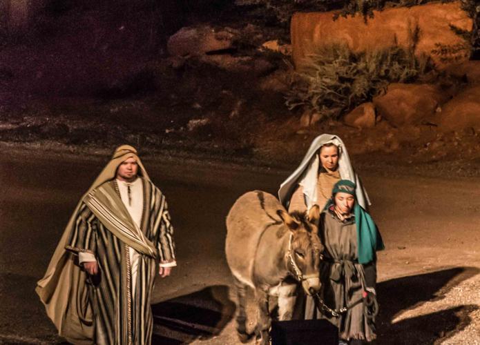Tuacahn’s Live Nativity delights crowds at ‘Christmas in the Canyon ...