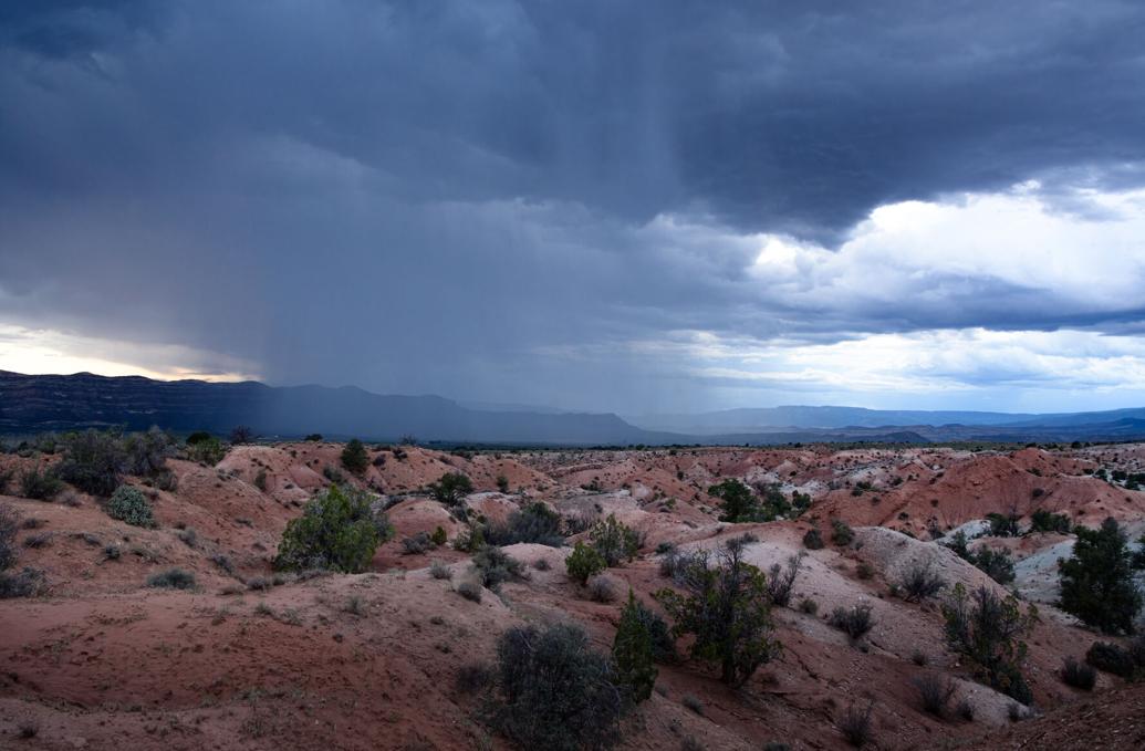 Flash flood in Southern Utah sweeps hiker downstream, leaves 7 vehicles ...