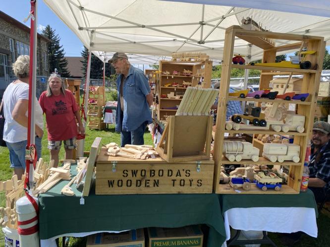 Quilts, crafts and more: Cobblestone celebration a festive occasion ...
