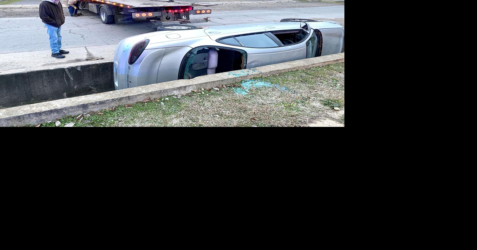 Wide turn leads to strange crash | Community | stilwelldemocrat.com