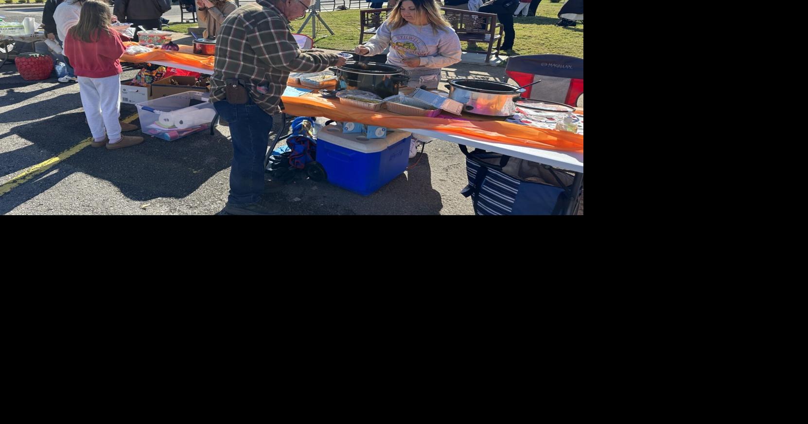FAMILY FUN AT FALL FEST: Chili, vendors, produce, music highlight ...