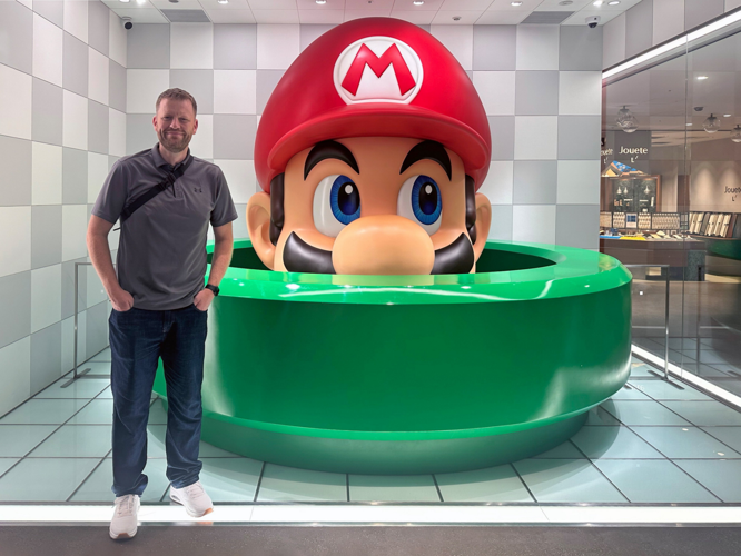 Nintendo superfan spent 40 years leveling up his super collection ...