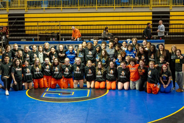 Fipps 'shows out' with comeback win in Cowgirl wrestling's debut home ...