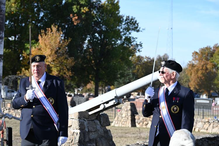 Veterans Day ceremony at Fairlawn | News | stwnewspress.com