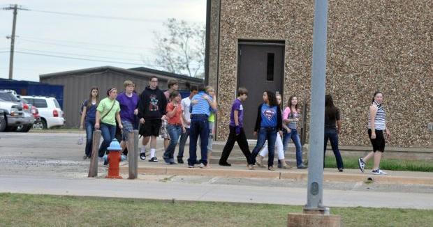 11:45 a.m. UPDATE: Stillwater Junior High Students reunited with ...