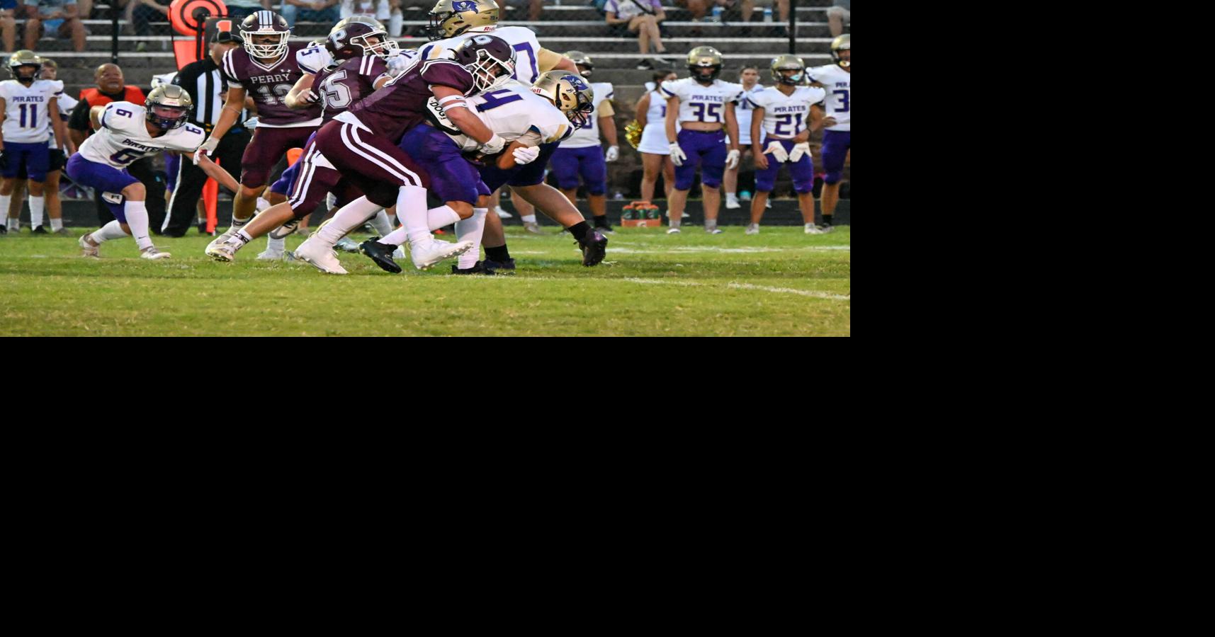 Defense carries Maroons to season-opening win | Sports | stwnewspress.com