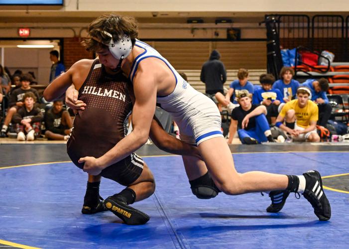 PHOTO GALLERY: Action wraps up at Dual Classic inside Gallagher-Iba ...