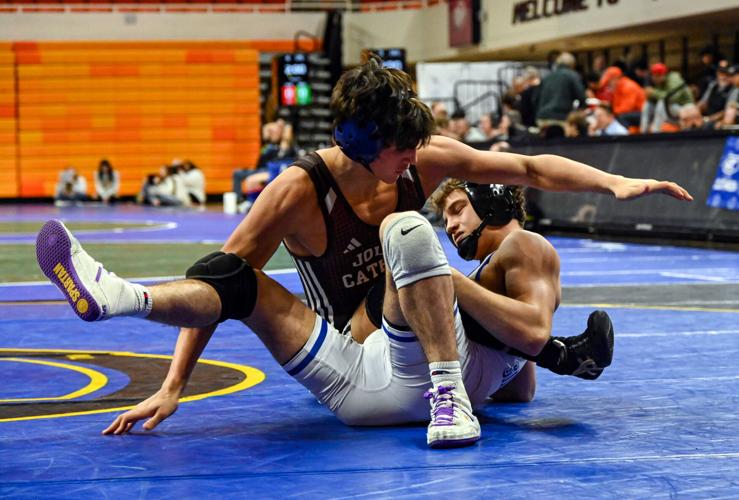 PHOTO GALLERY: Action wraps up at Dual Classic inside Gallagher-Iba ...