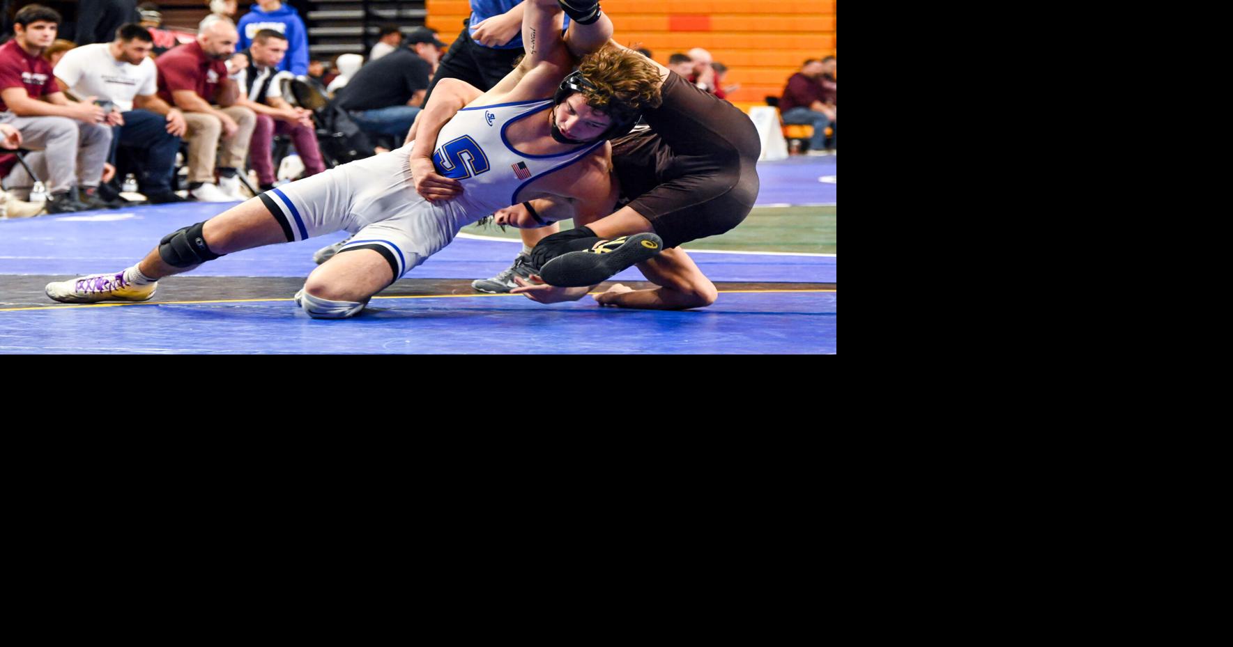 PHOTO GALLERY: Action wraps up at Dual Classic inside Gallagher-Iba ...
